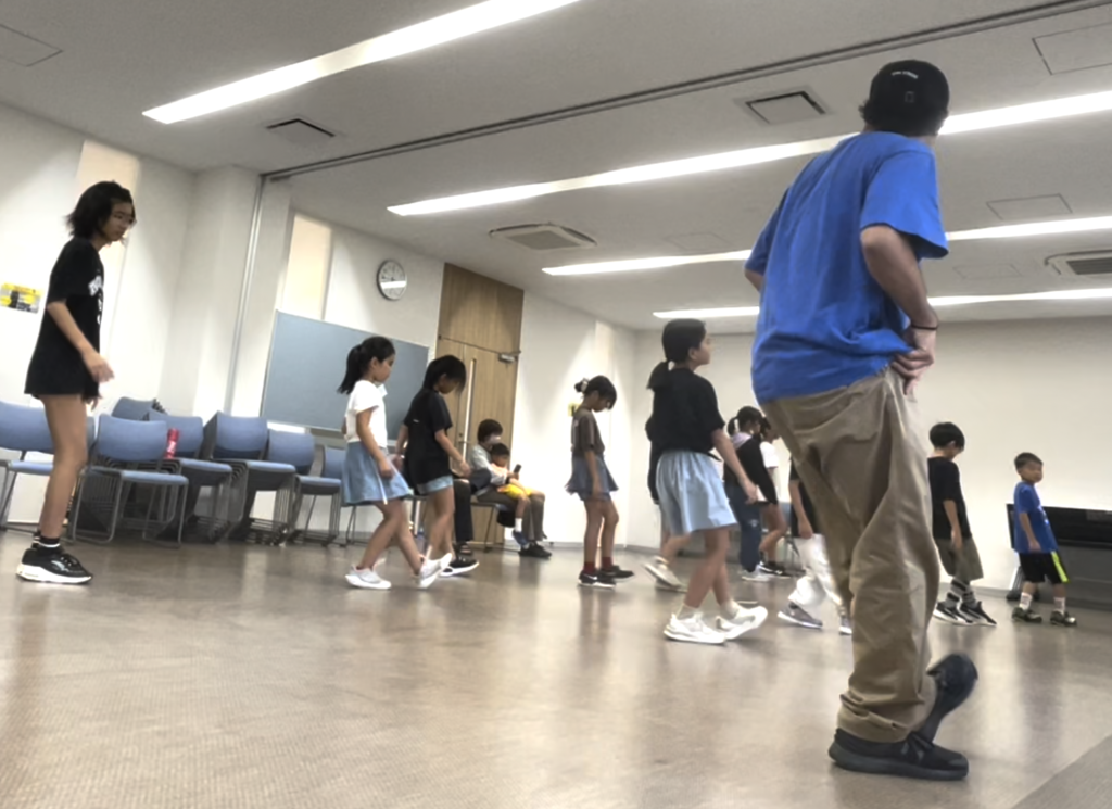 ACHILAS | ダンスであなたを熱くする